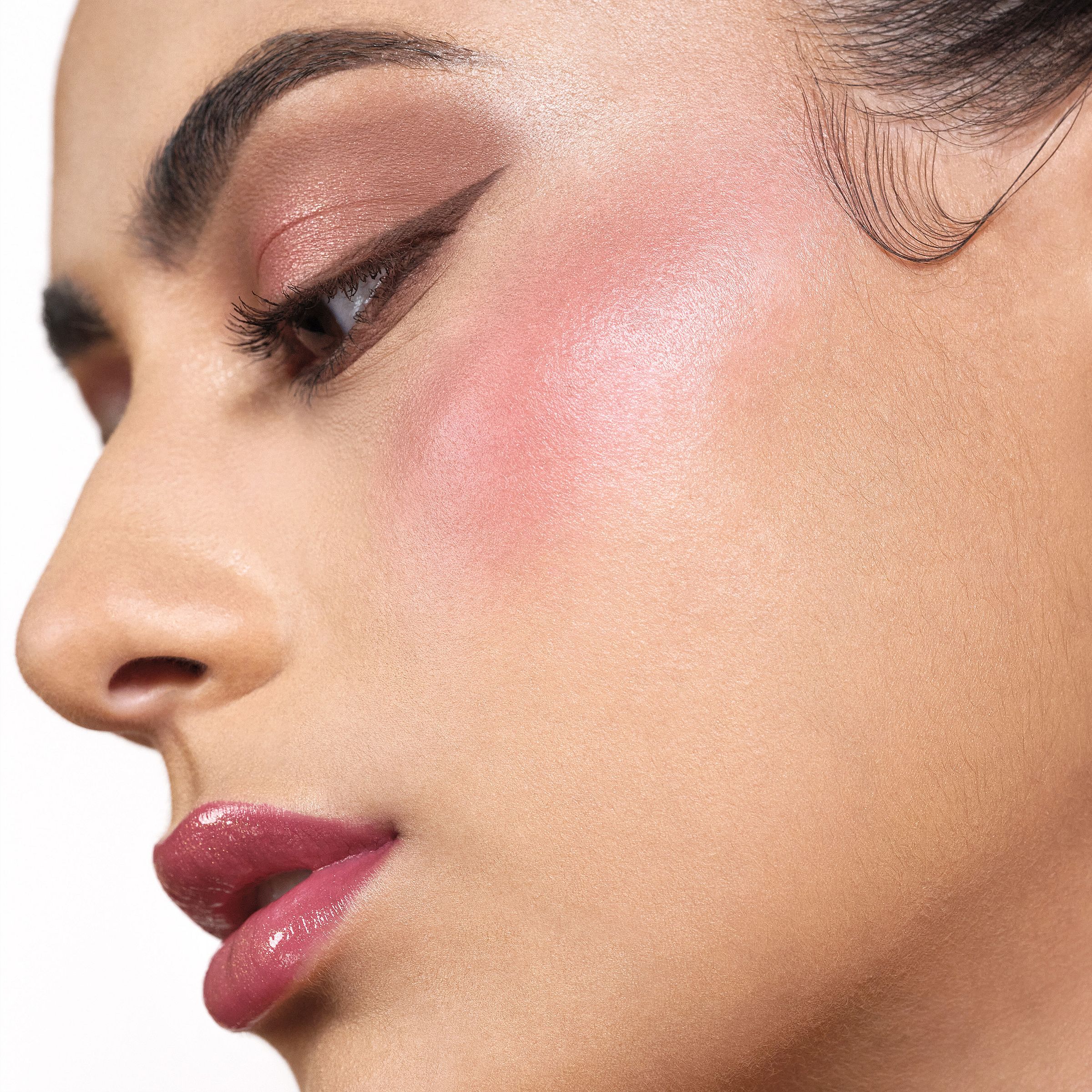 Buy the Swoosh Blush Stick Online | Asteri Saudi Arabia